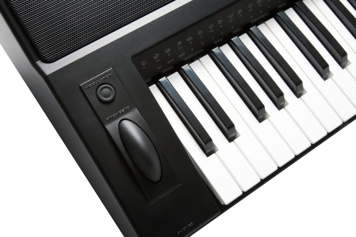 KP200 - KURZWEIL It's the Sound®